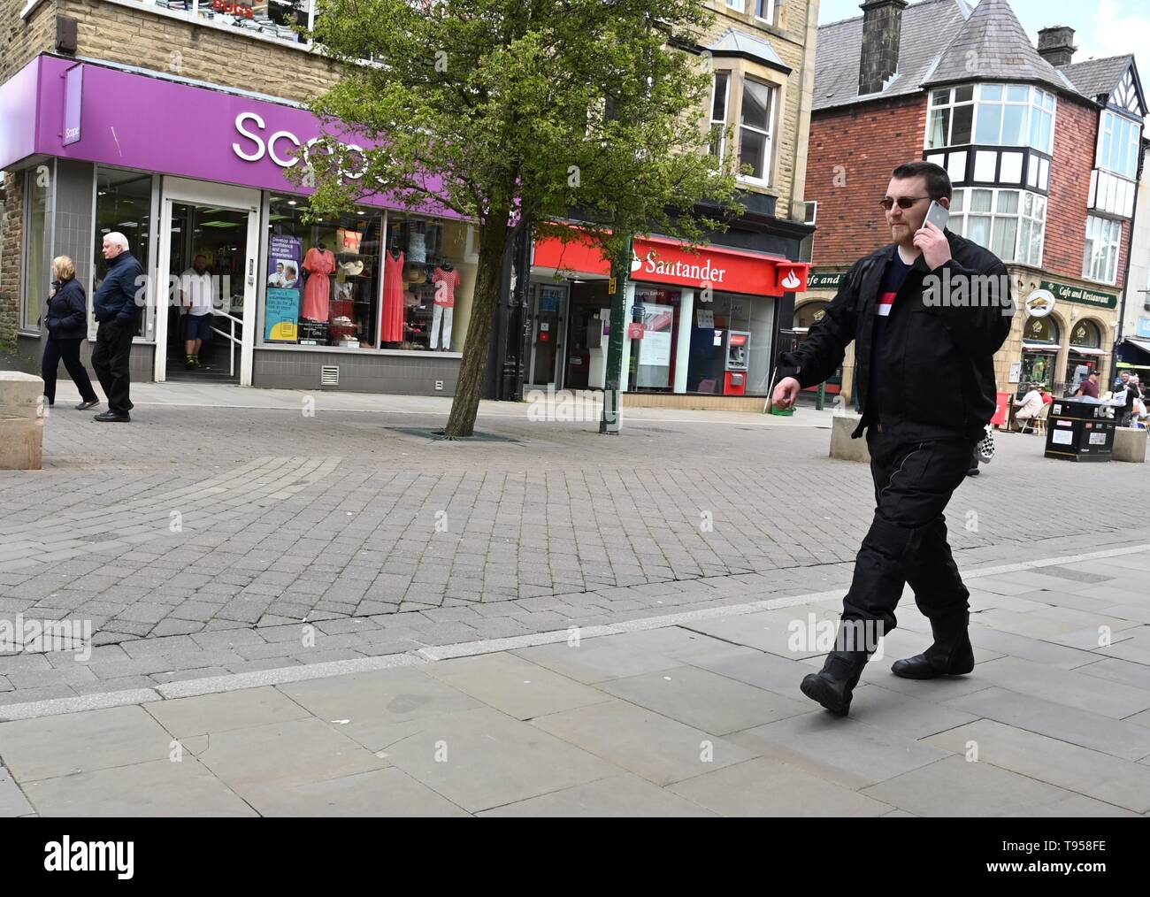 Man walks through main hi-res stock photography and images - Alamy