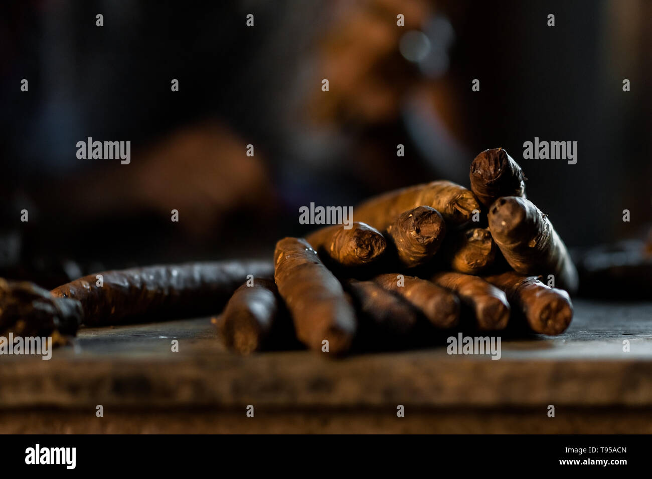 Hand maker hi-res stock photography and images - Alamy