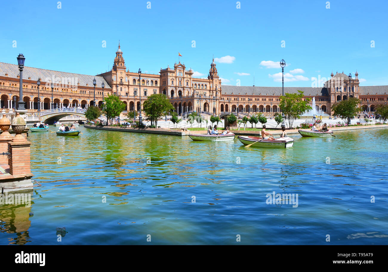 Boating at Plaza de Espana, Seville, Spain Stock Photo - Alamy