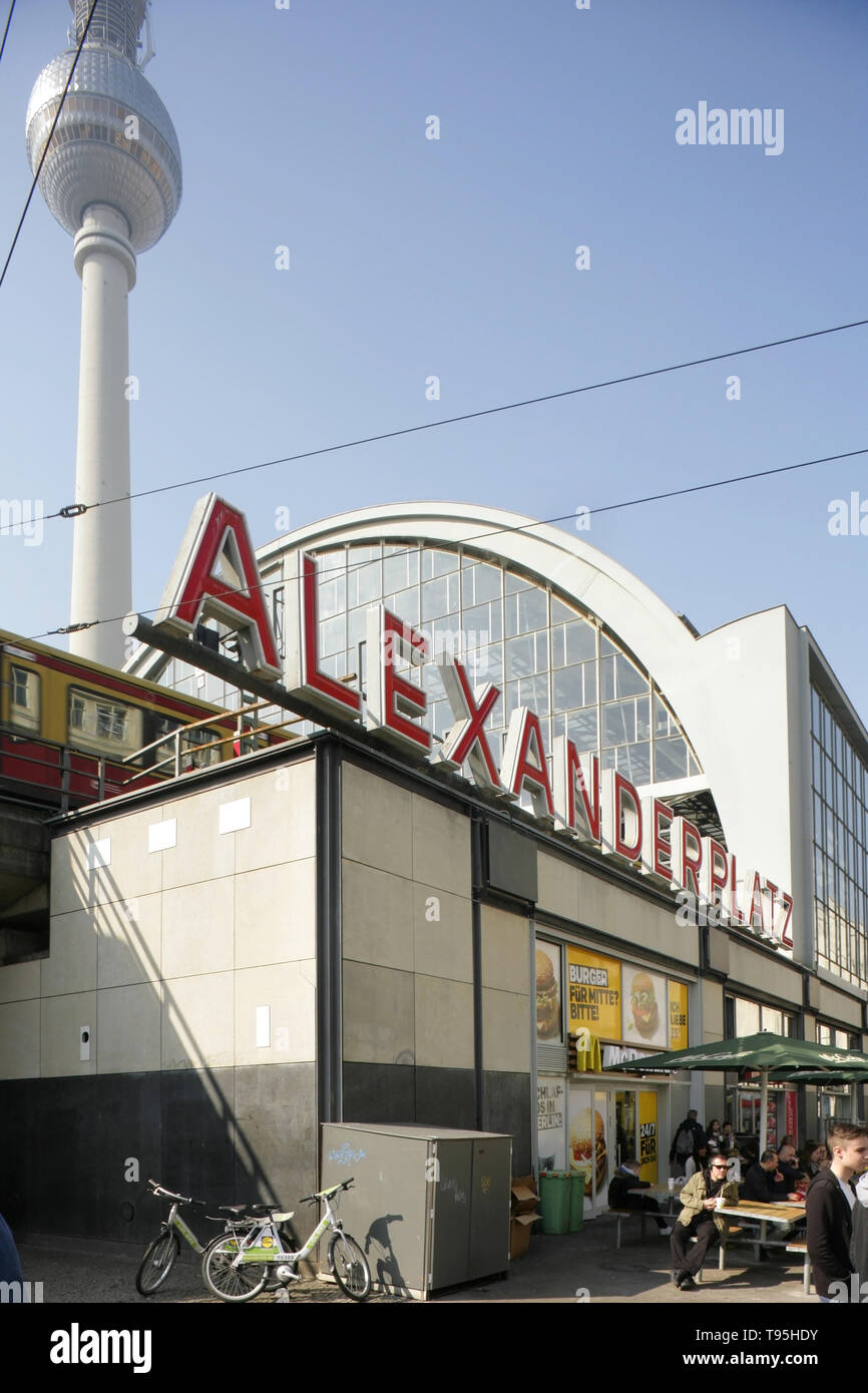 Alexanderplatz S-bahn station and the Fernsehturm (TV Tower), Berlin ...