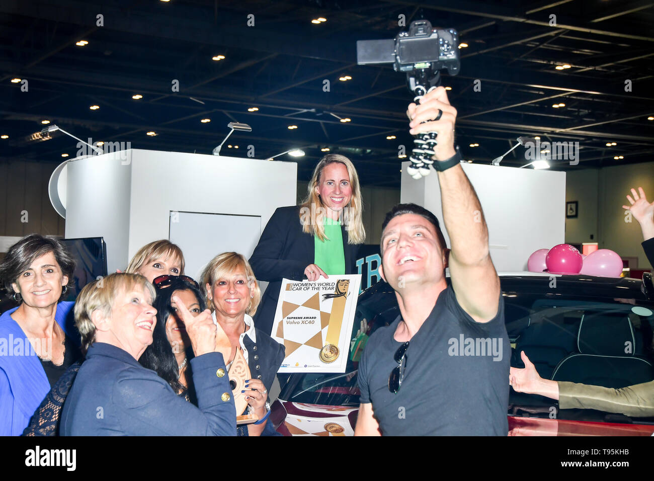 Female motoring journalists hi-res stock photography and images - Alamy