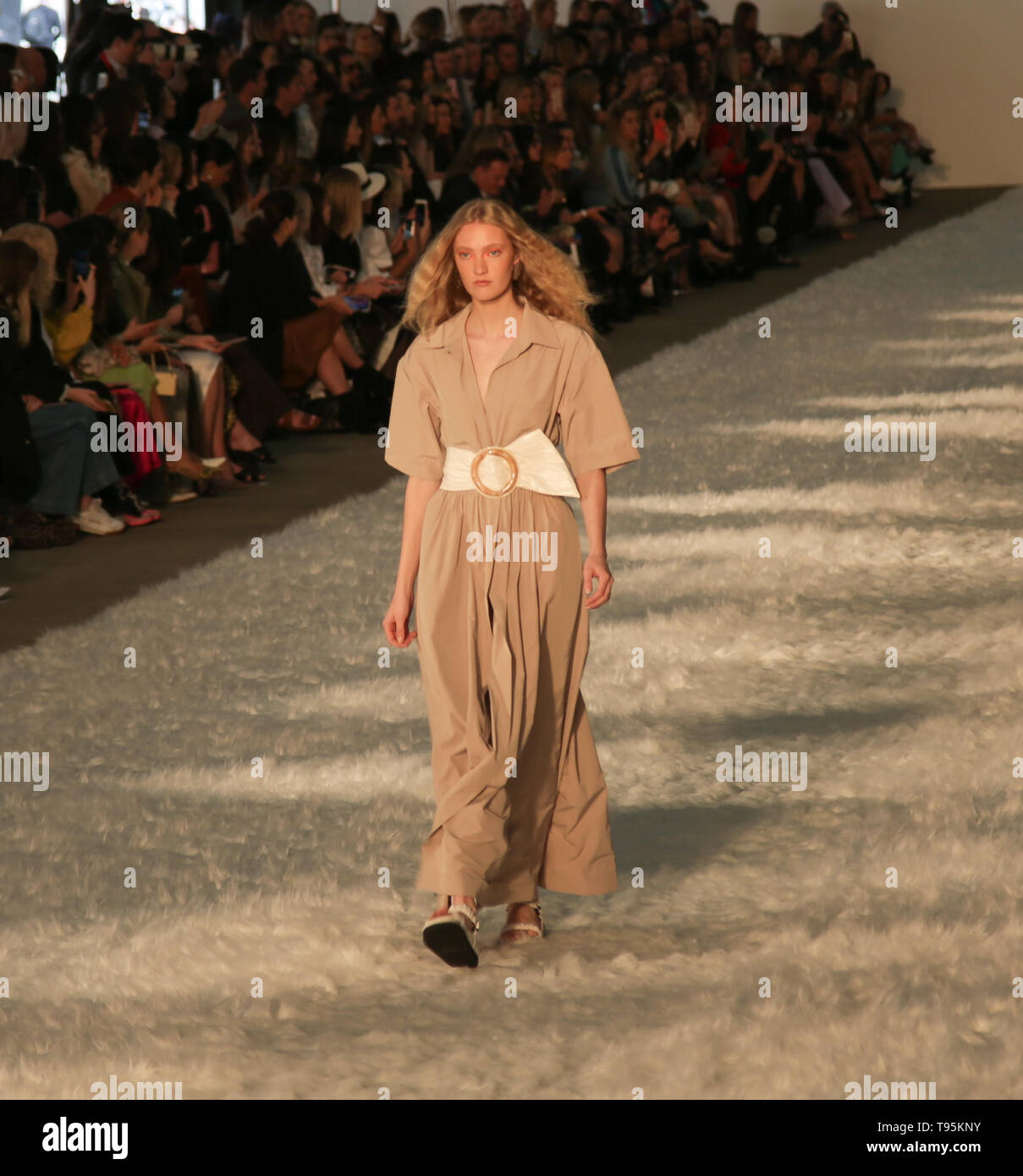 Australian fashion model hi-res stock photography and images - Alamy