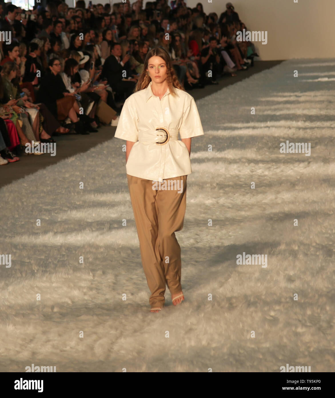 Australian fashion model hi-res stock photography and images - Alamy