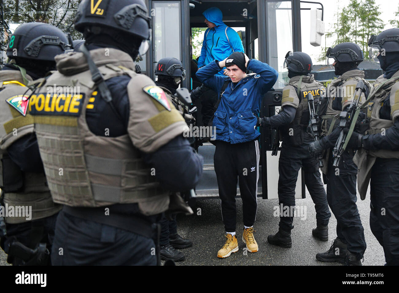 Police exercise hi-res stock photography and images - Alamy