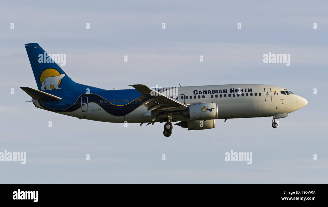 A boeing 737 300 jet hi-res stock photography and images - Alamy