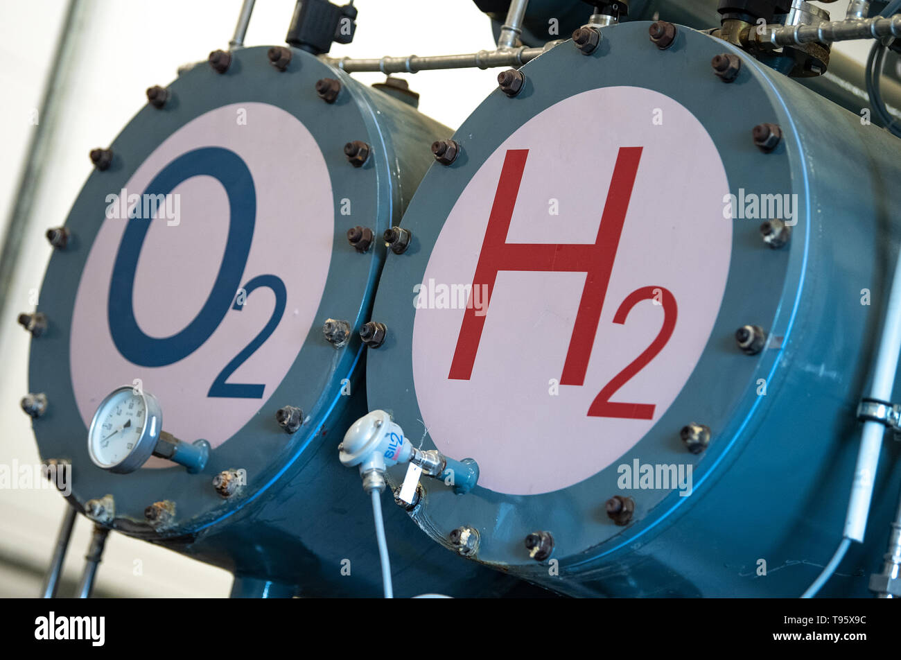 Hydrogen hybrid power plant hi-res stock photography and images - Alamy