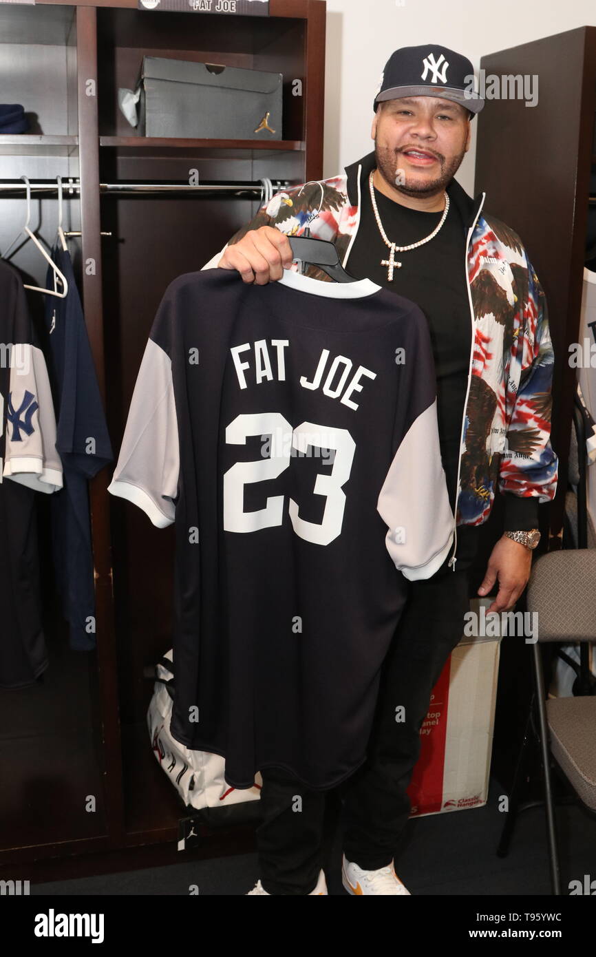 Ny yankees hat hi-res stock photography and images - Alamy