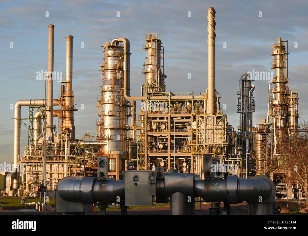 Leuna germany refinery total refinery hi-res stock photography and ...