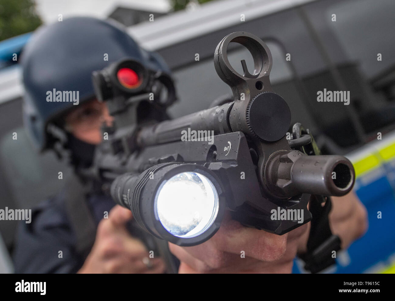 Mp5 submachine gun hi-res stock photography and images - Alamy