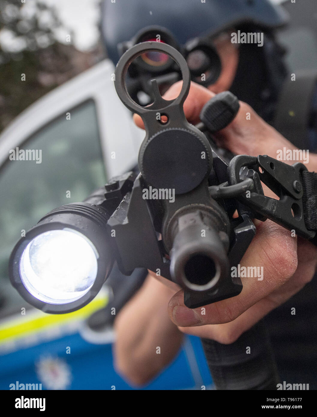 Mp5 submachine gun hi-res stock photography and images - Alamy