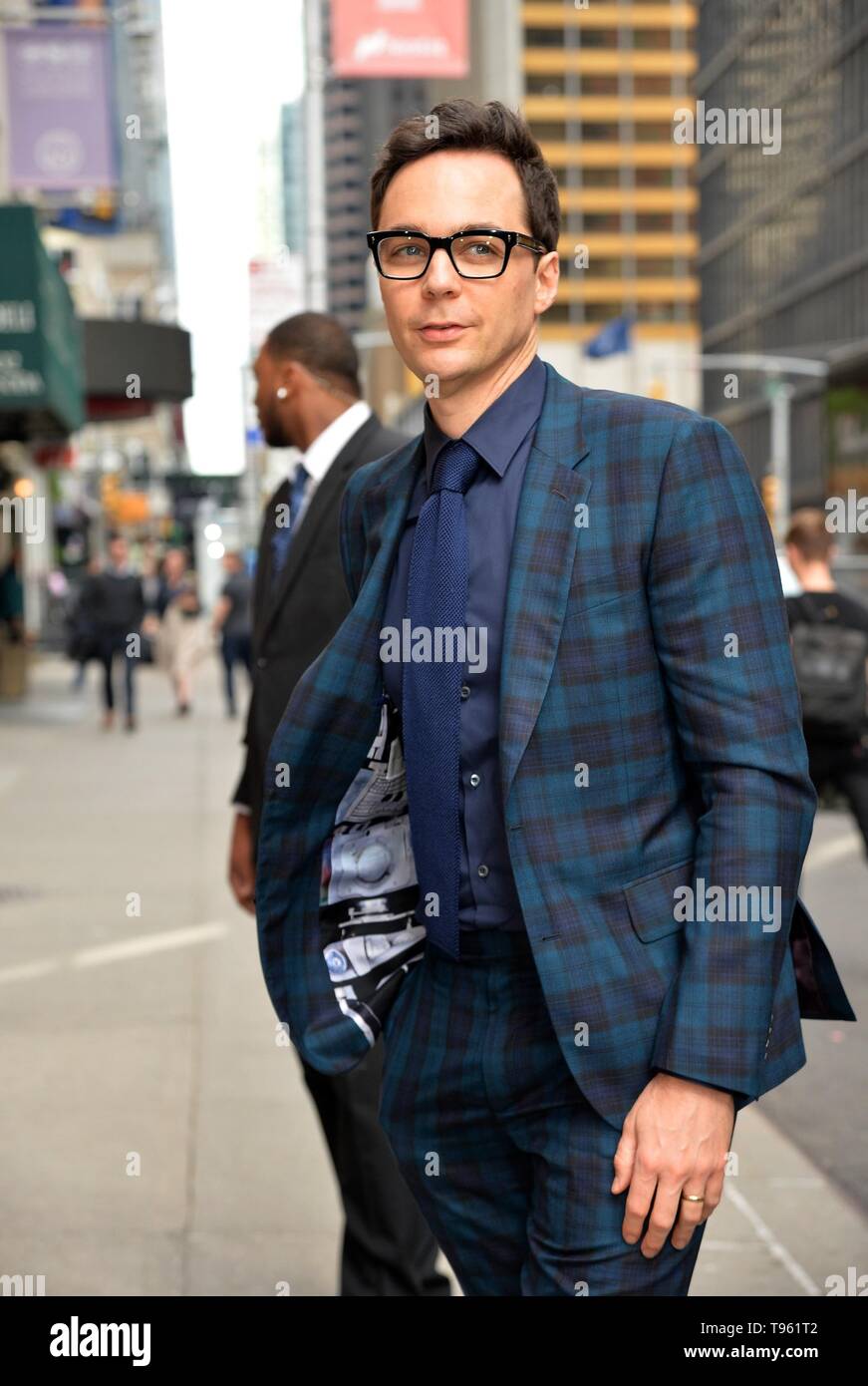 Jim Parsons at talk show appearance for The Cast of BIG BANG THEORY at ...
