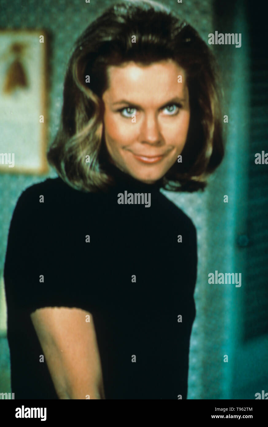 Bewitched elizabeth montgomery hi-res stock photography and images - Alamy