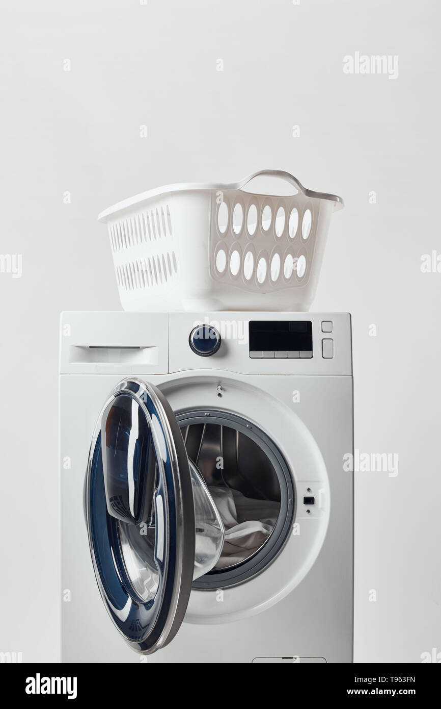 Washing machine laundry basket hi-res stock photography and images - Alamy