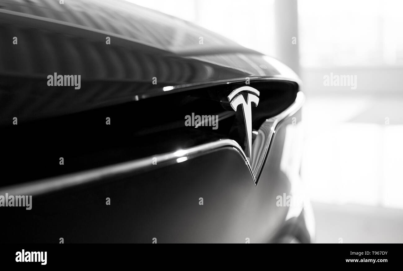Tesla berlin hi-res stock photography and images - Alamy