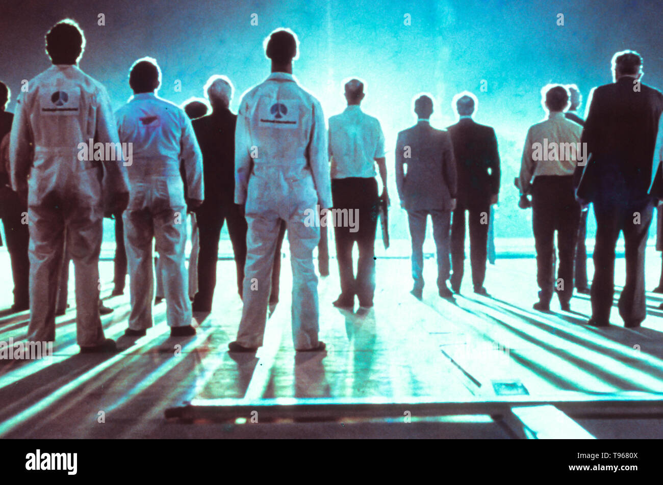 International encounters hi-res stock photography and images - Alamy