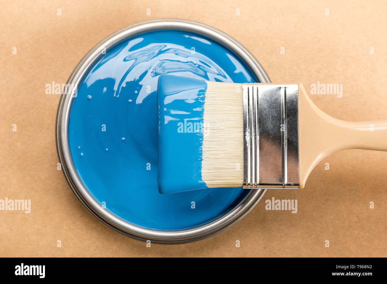 Tin of blue paint hi-res stock photography and images - Alamy