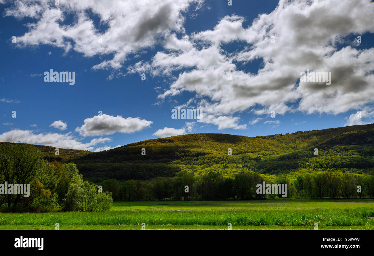 Poconos landscape spring hi-res stock photography and images - Alamy