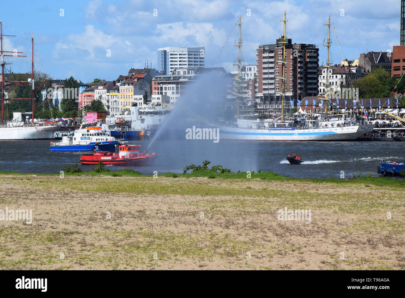 Fire Department Pump Boat in Action at the St. Pauli-Landungsbrücken ...
