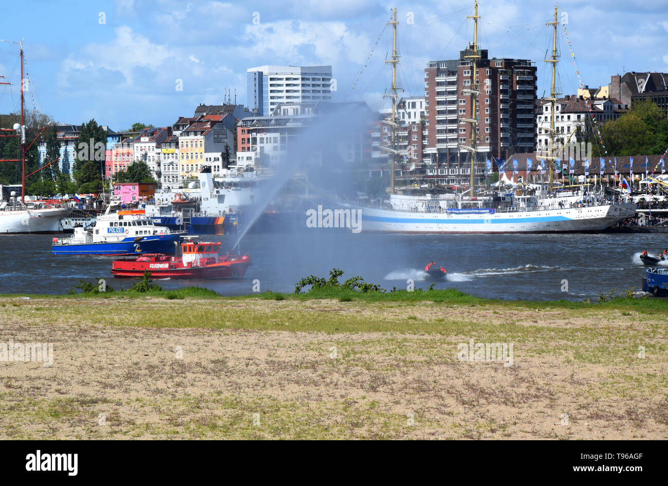Fire Department Pump Boat in Action at the St. Pauli-Landungsbrücken ...