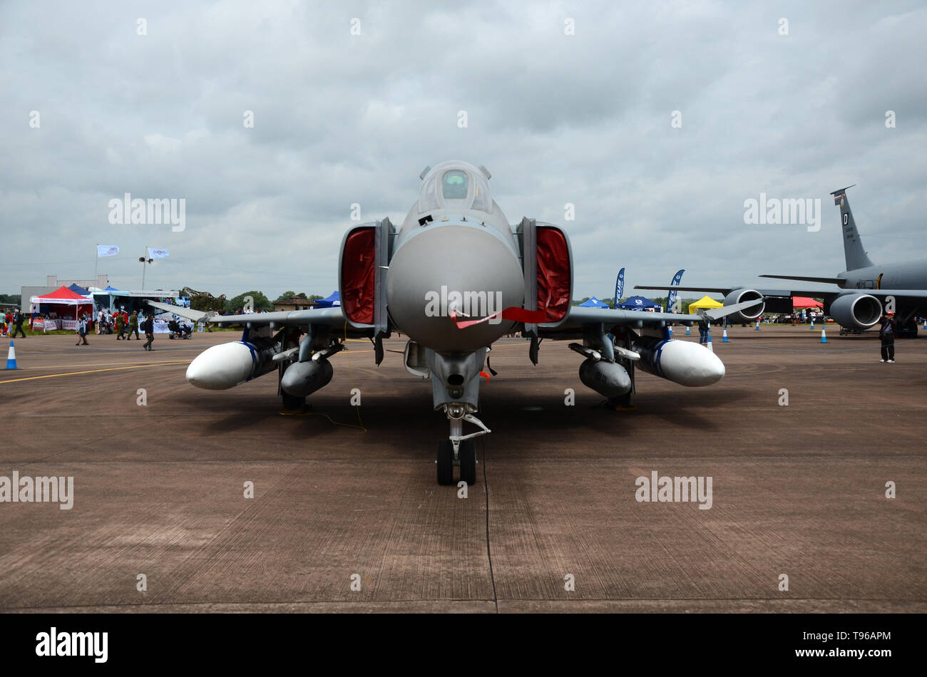 F 4 phantom vietnam war hi-res stock photography and images - Alamy