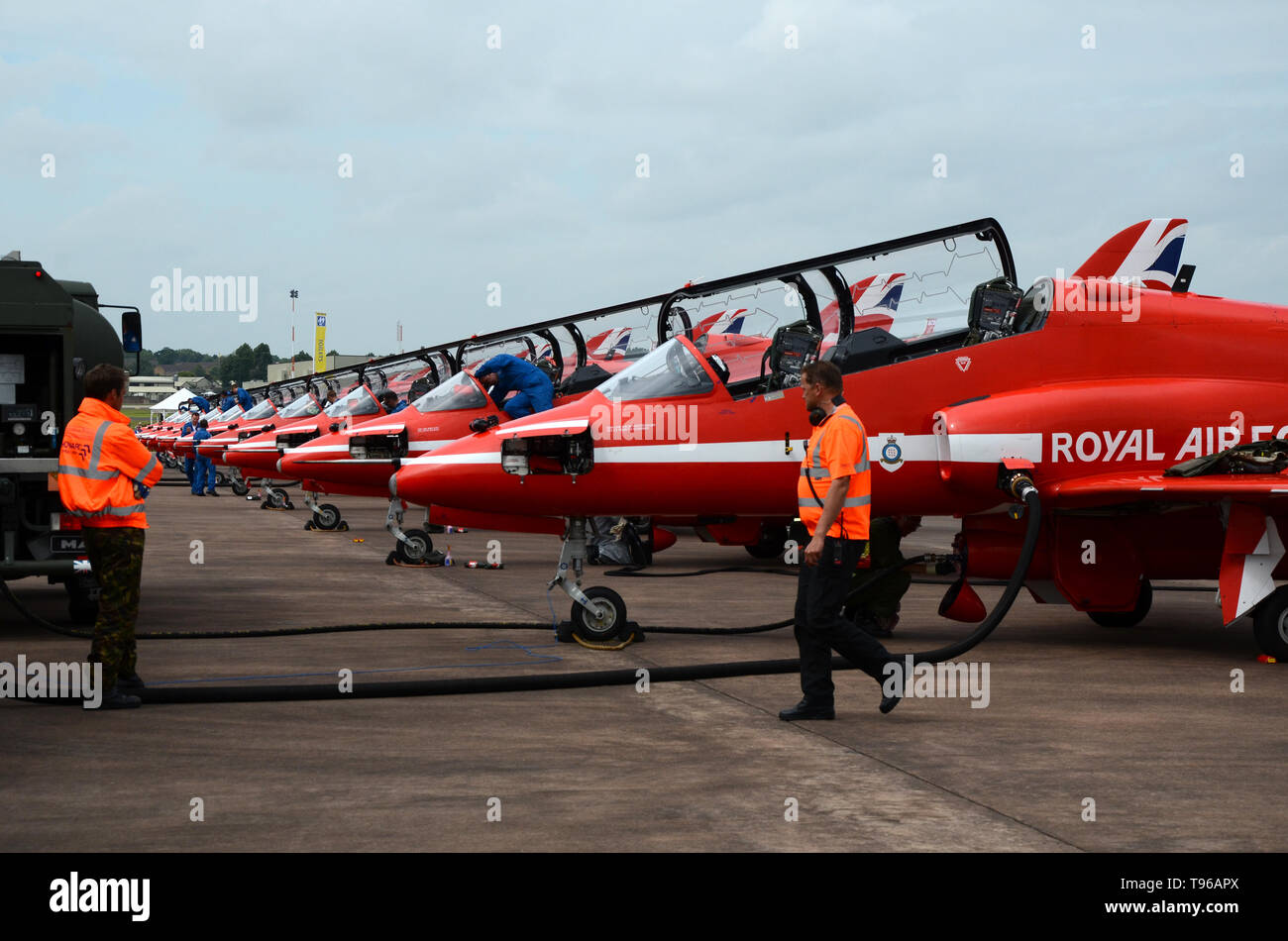 Refuelling hi-res stock photography and images - Alamy