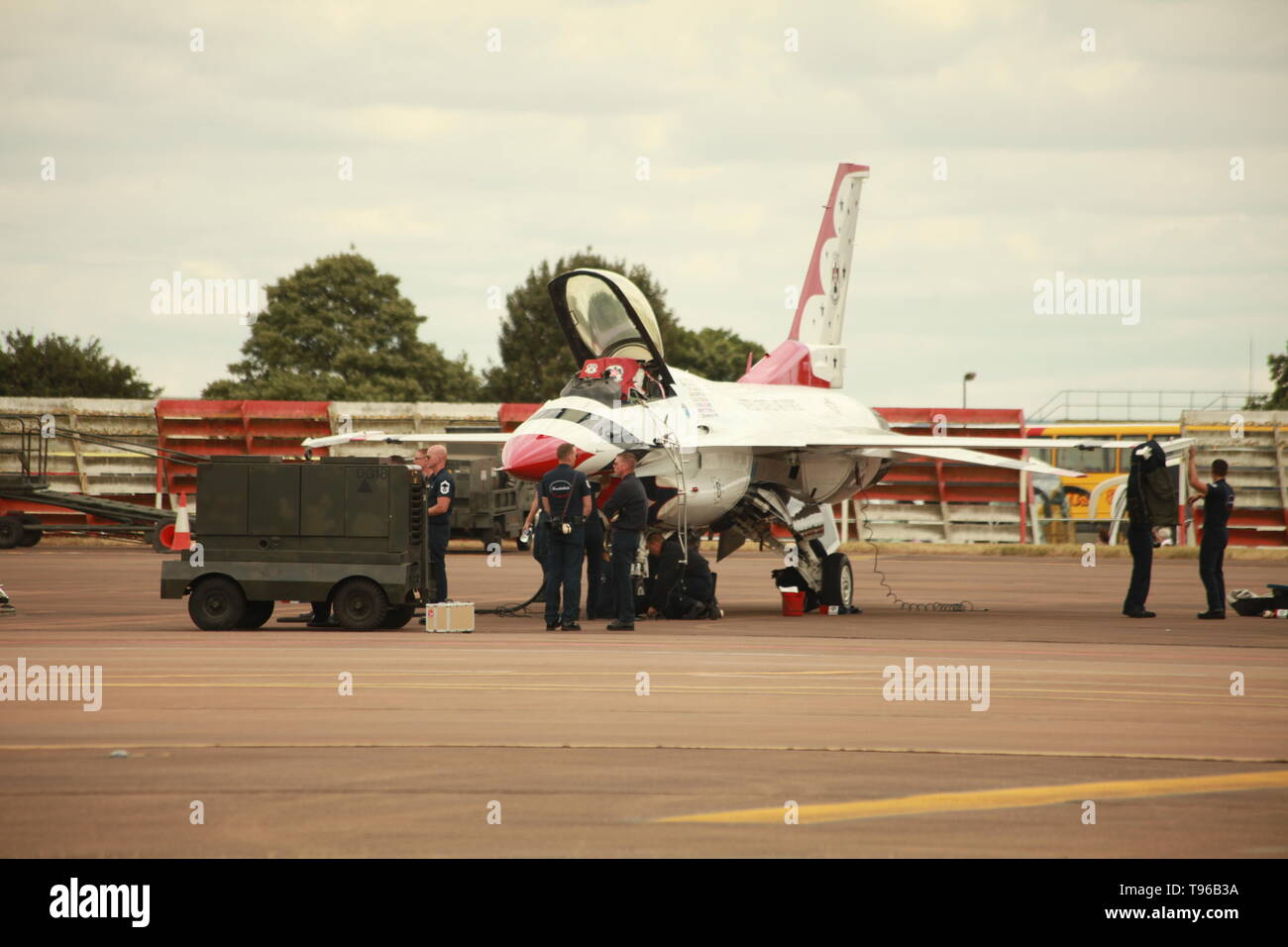 Air Start Cart High Resolution Stock Photography and Images - Alamy