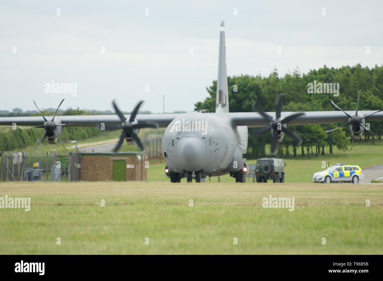 The lockheed c 130 hercules hi-res stock photography and images - Alamy