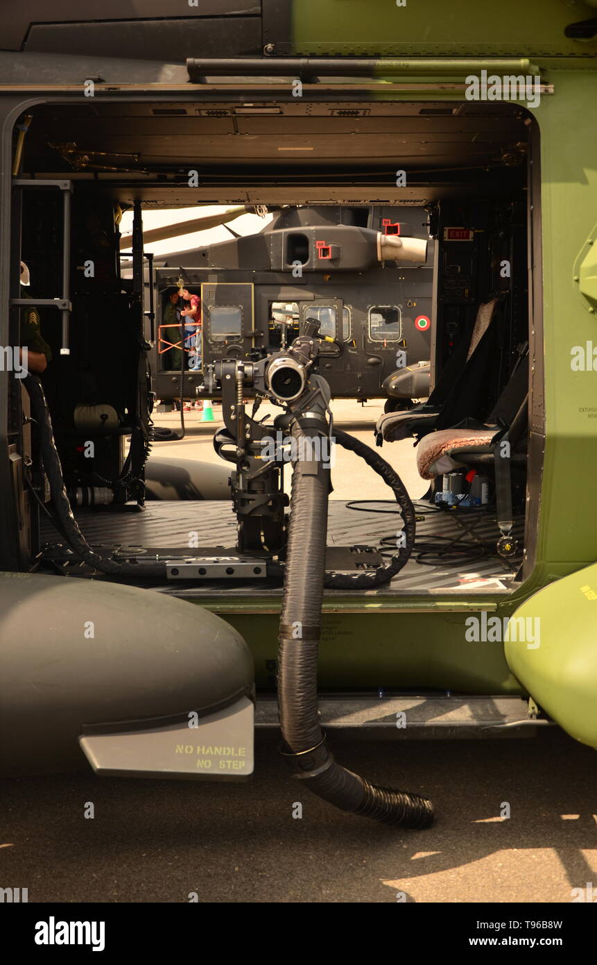 Helicopter with machine gun hi-res stock photography and images - Alamy