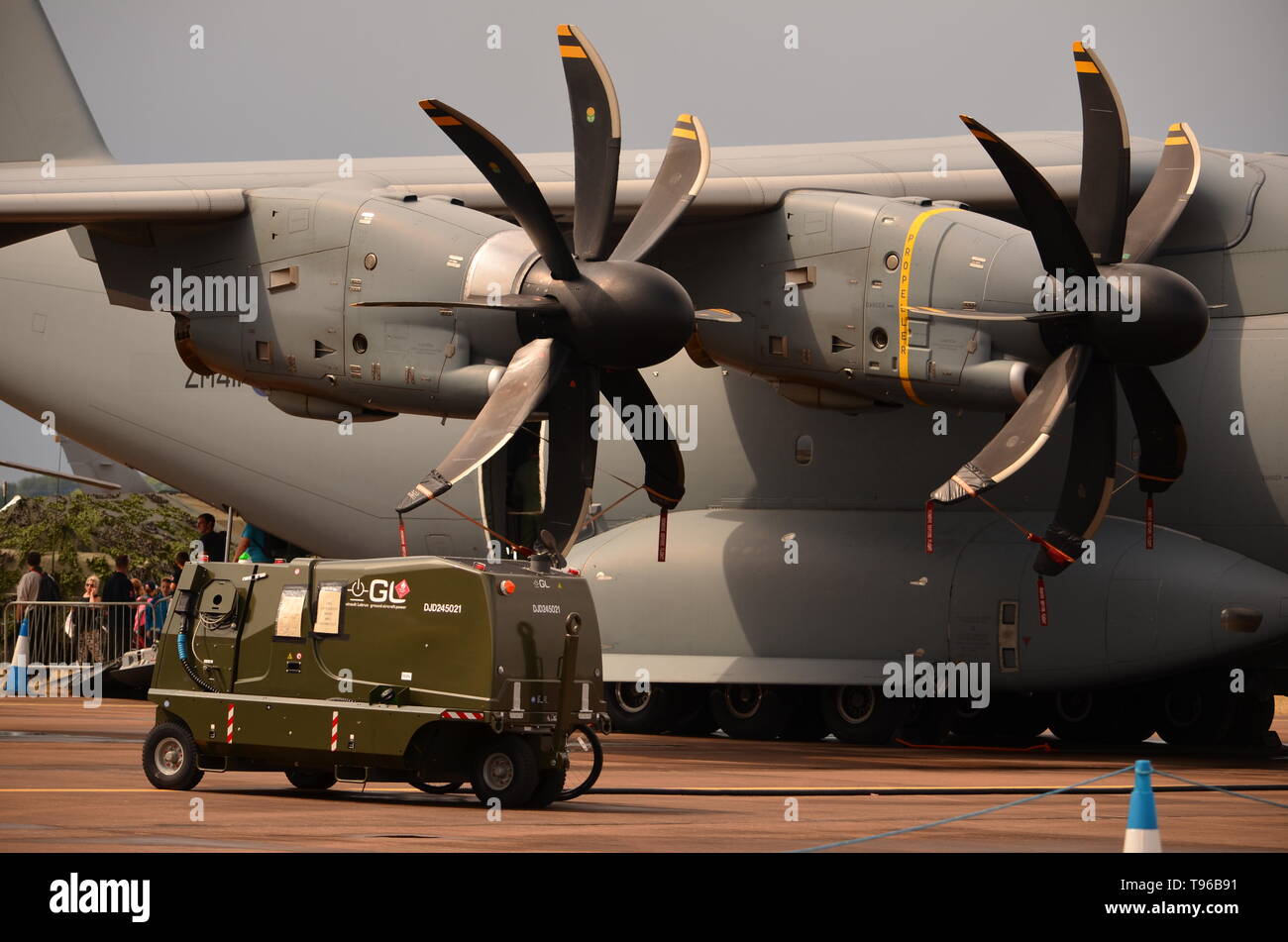 Air Start Cart High Resolution Stock Photography and Images - Alamy