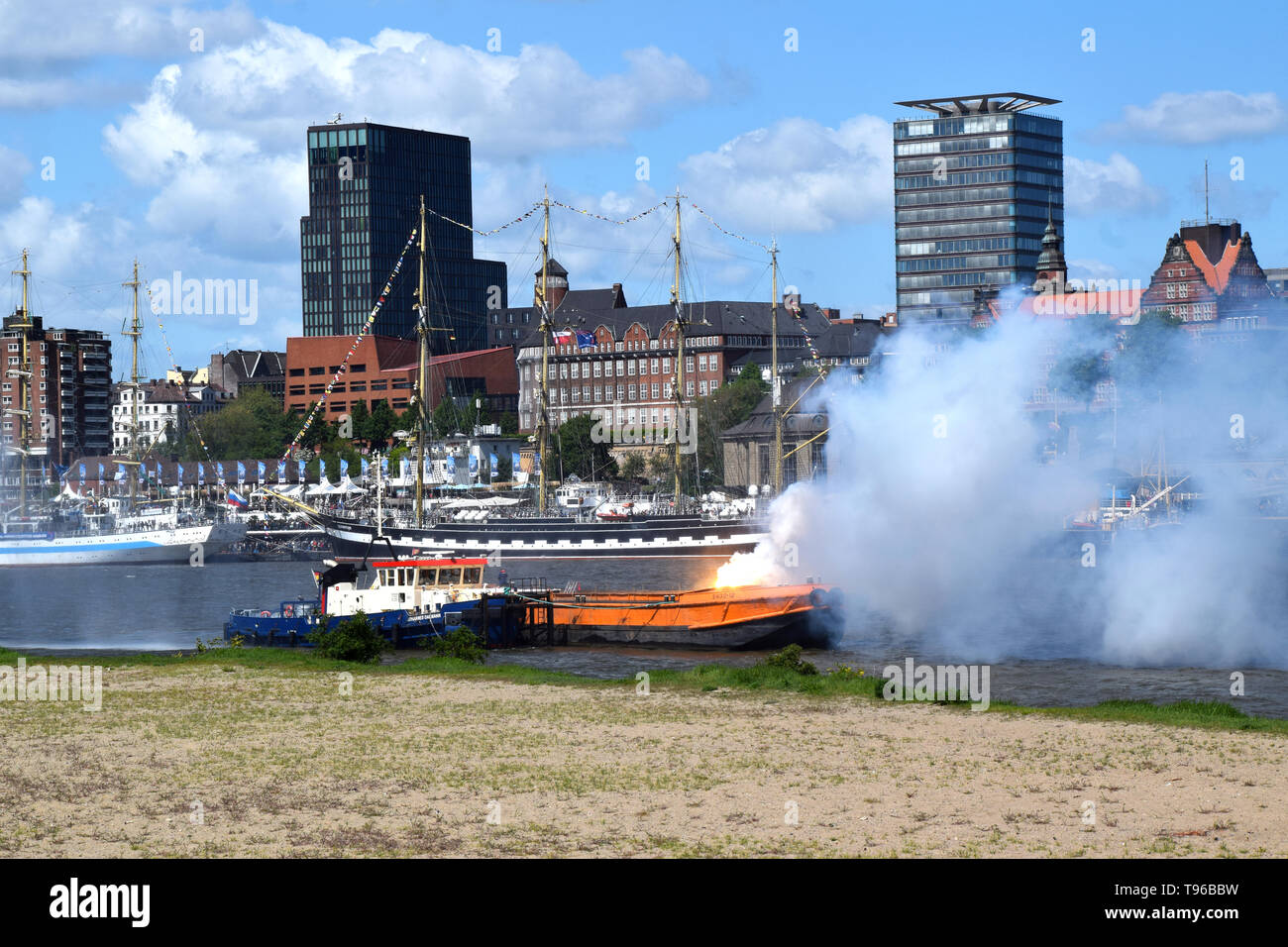 Fire Department Pump Boat in Action at the St. Pauli-Landungsbrücken ...