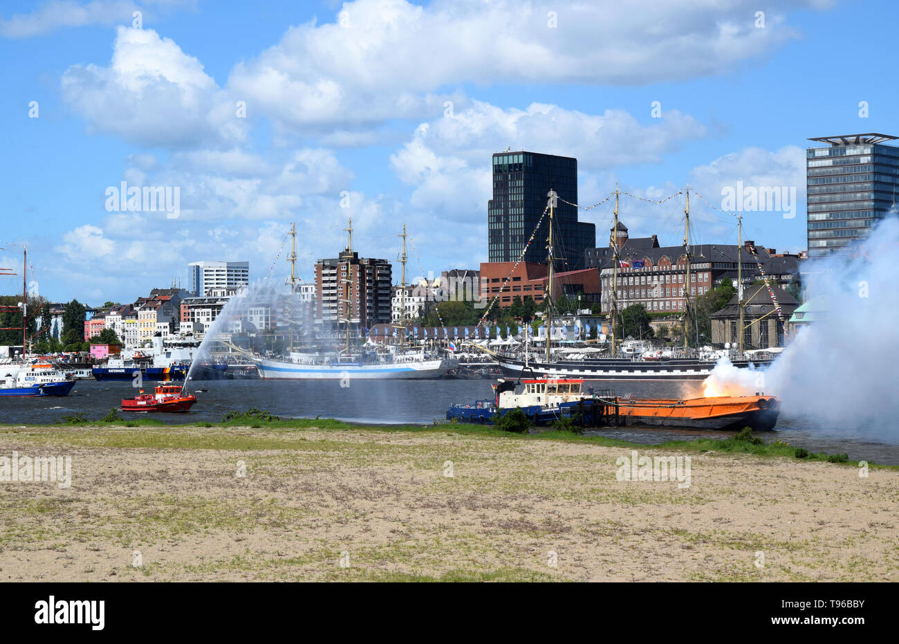 Fire Department Pump Boat in Action at the St. Pauli-Landungsbrücken ...