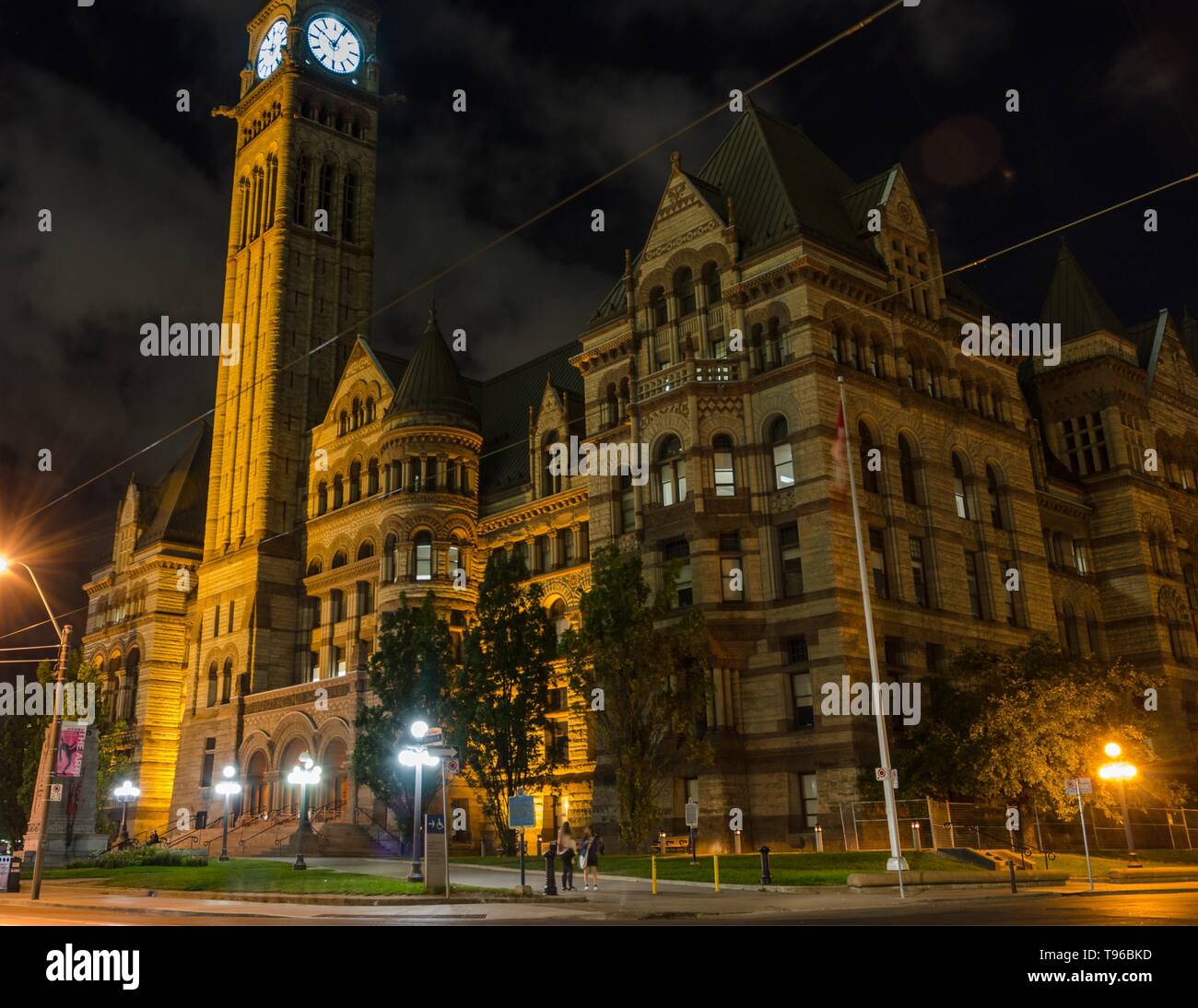 Torontos skyline at night hi-res stock photography and images - Alamy