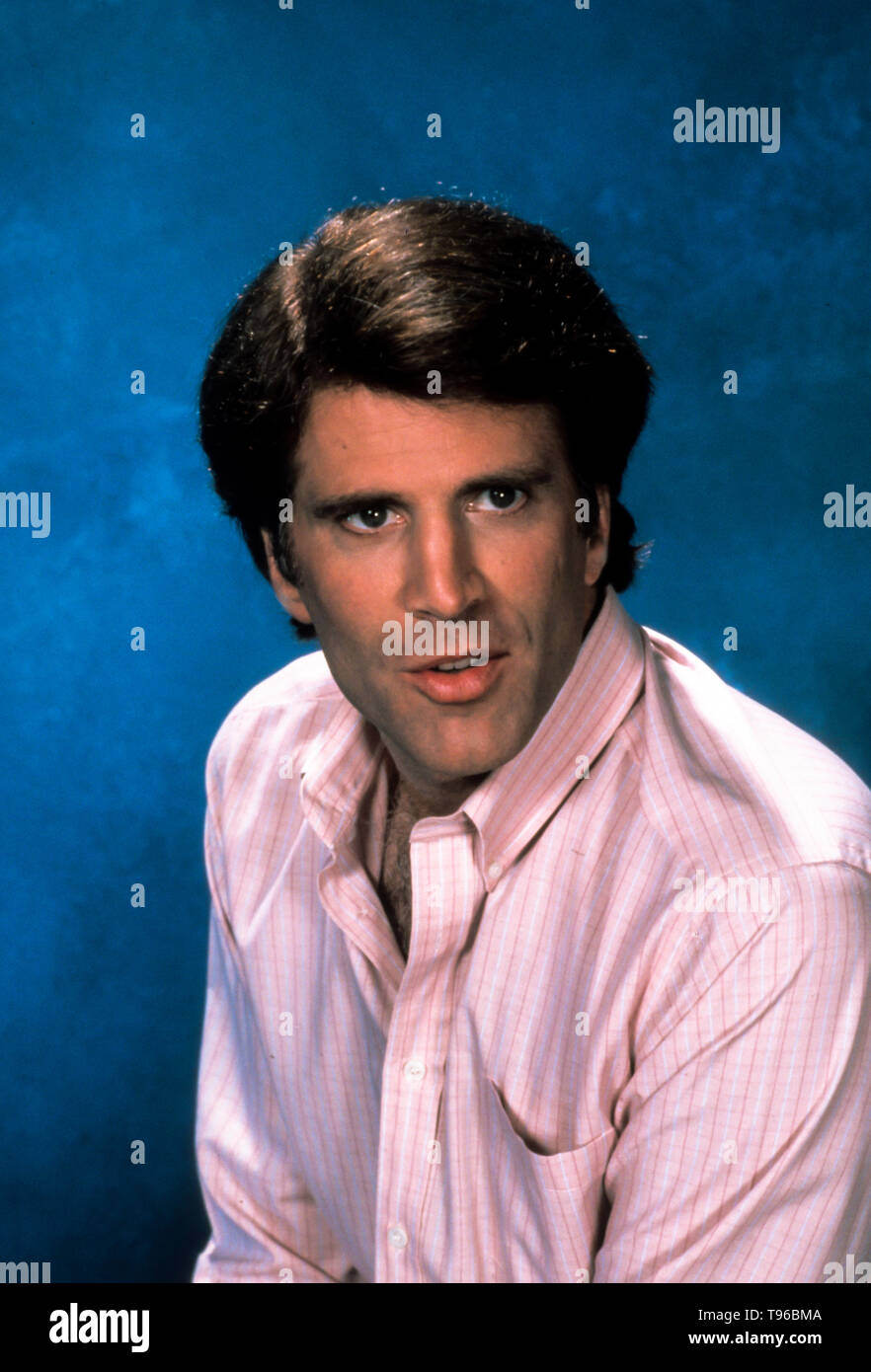 Ted danson cheers hi-res stock photography and images - Alamy