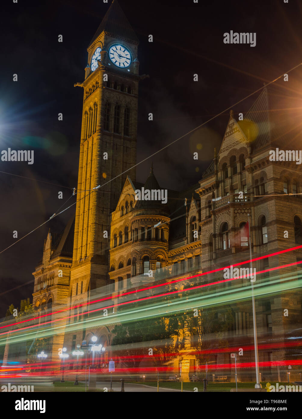 Torontos skyline at night hi-res stock photography and images - Alamy
