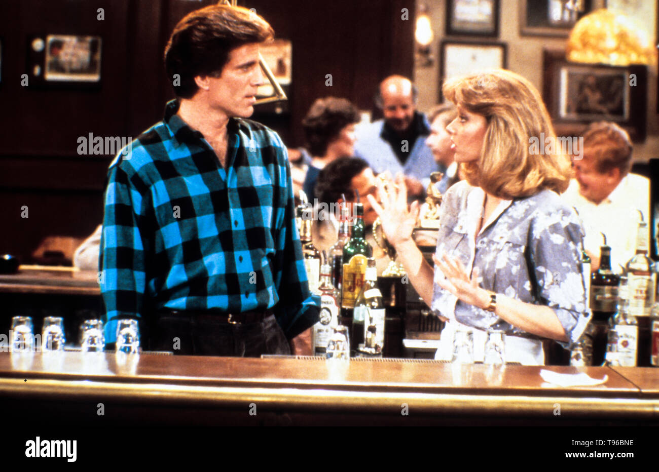 Ted danson cheers hi-res stock photography and images - Alamy