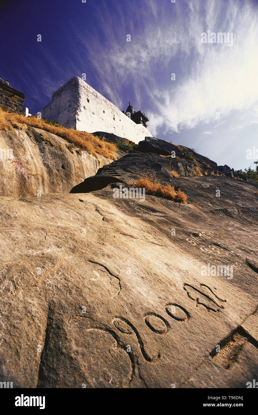 JAIN TEMPLE ATOP GIR MOUNTAIN, JUNAGADH, GUJARAT, INDIA Stock Photo - Alamy