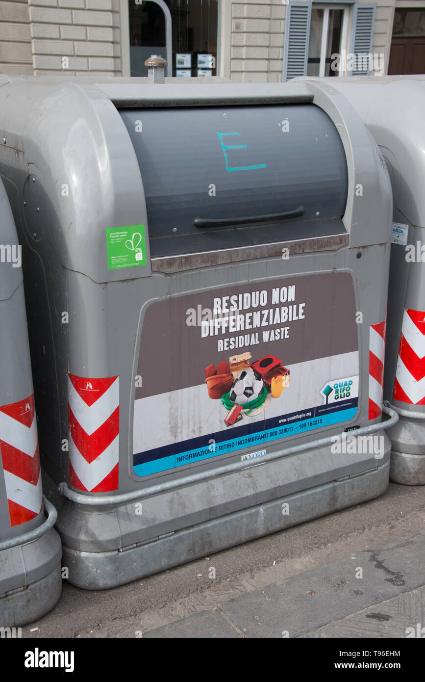 Street waste container for recycling Stock Photo - Alamy