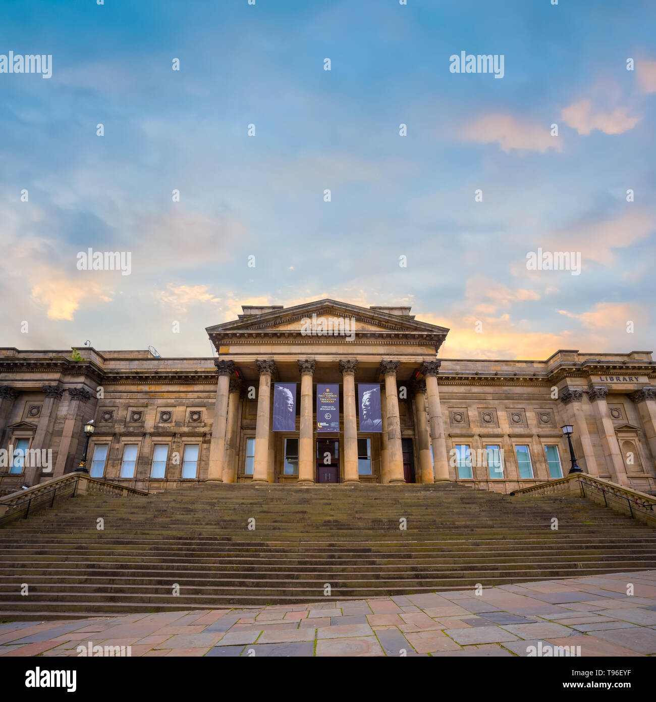 Physical sciences building hi-res stock photography and images - Alamy