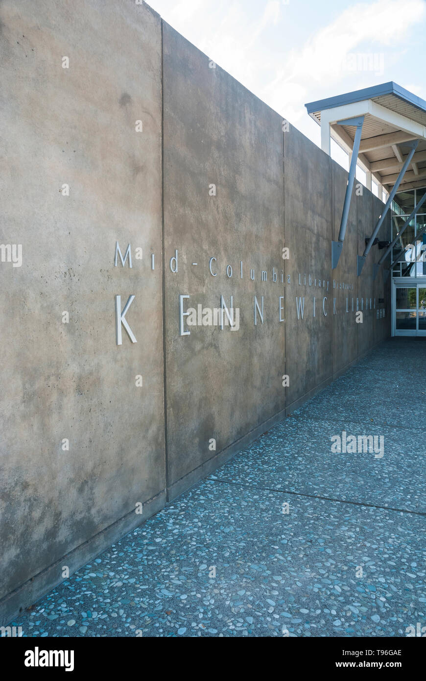 Parallel central lines hi-res stock photography and images - Alamy