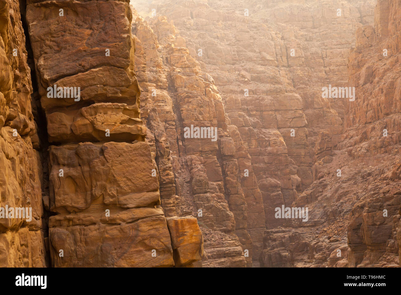 Cañón. Reserva Natural de Mujib. Valle del Rift. Mar Muerto. Jordania ...