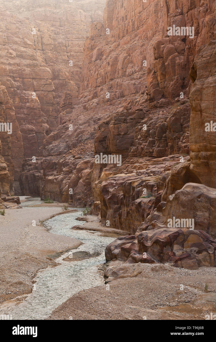 Cañón. Reserva Natural de Mujib. Valle del Rift. Mar Muerto. Jordania ...