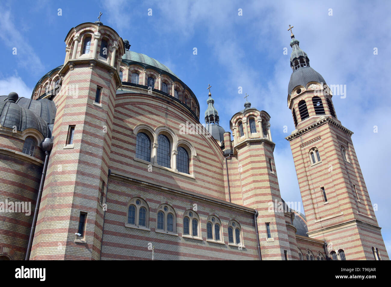 Romanian ortodox cathedral hi-res stock photography and images - Alamy