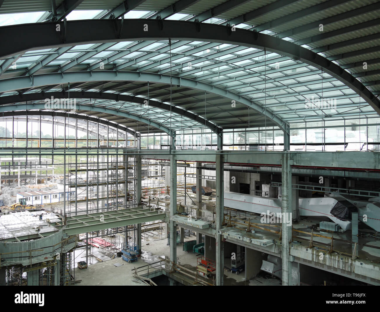 Industrial hall with steel structure being under construction Stock ...