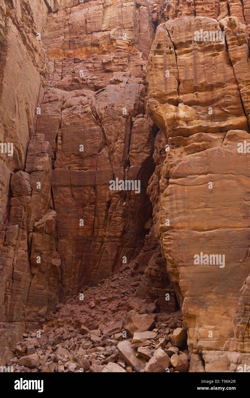 Cañón. Reserva Natural de Mujib. Valle del Rift. Mar Muerto. Jordania ...