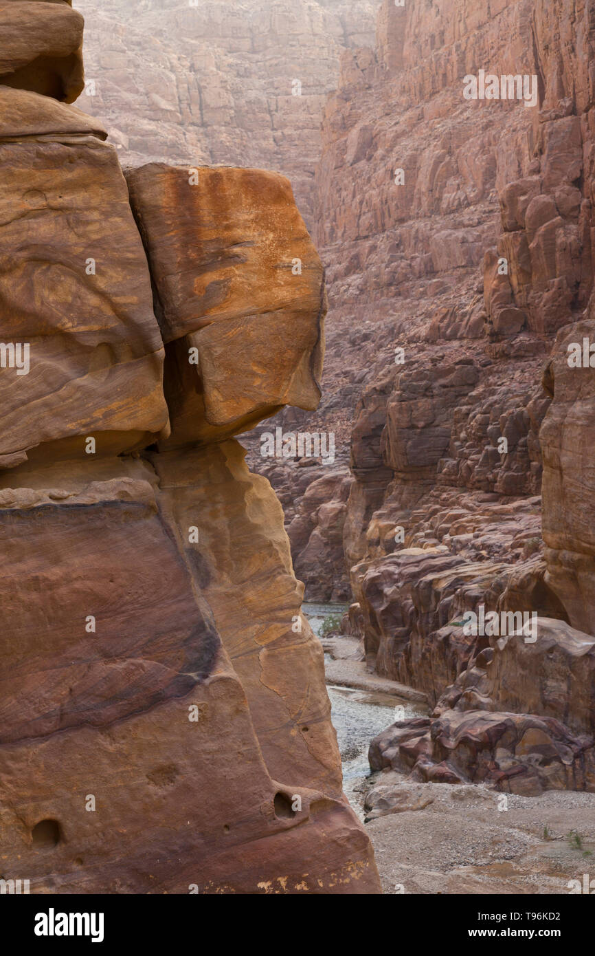 Cañón. Reserva Natural de Mujib. Valle del Rift. Mar Muerto. Jordania ...