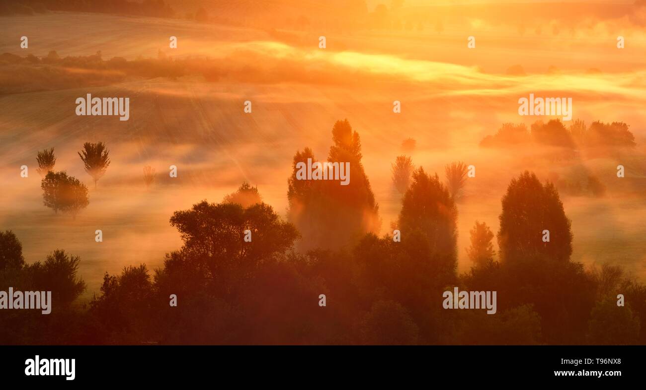 Atmospheric landscape hi-res stock photography and images - Alamy