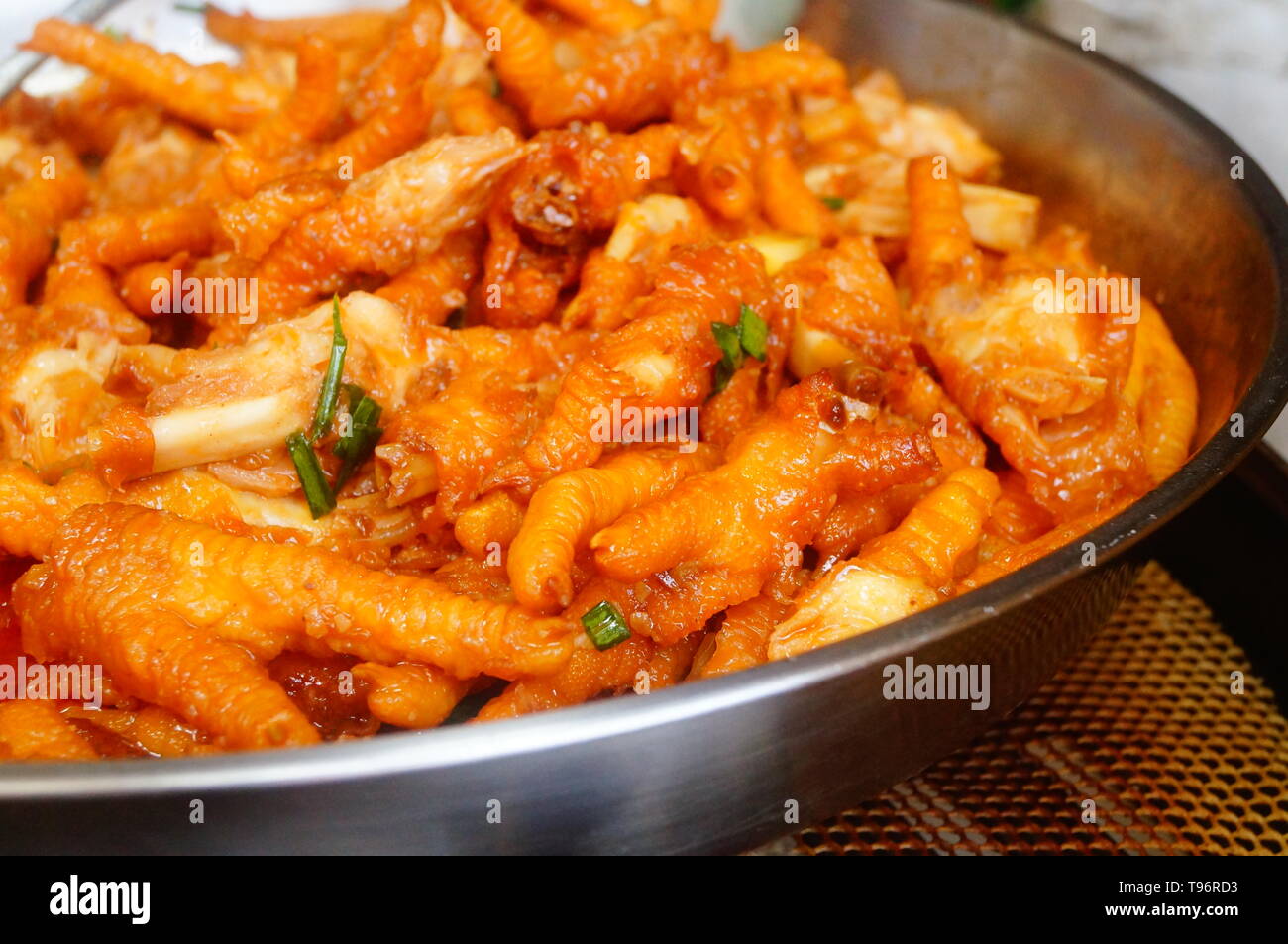 Fried chicken feet hi-res stock photography and images - Alamy