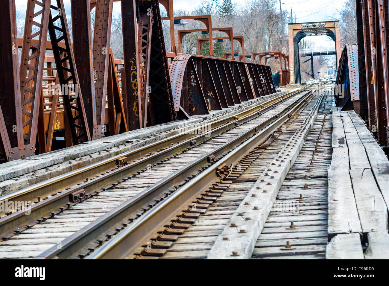Tracks leading rail bridge hi-res stock photography and images - Alamy