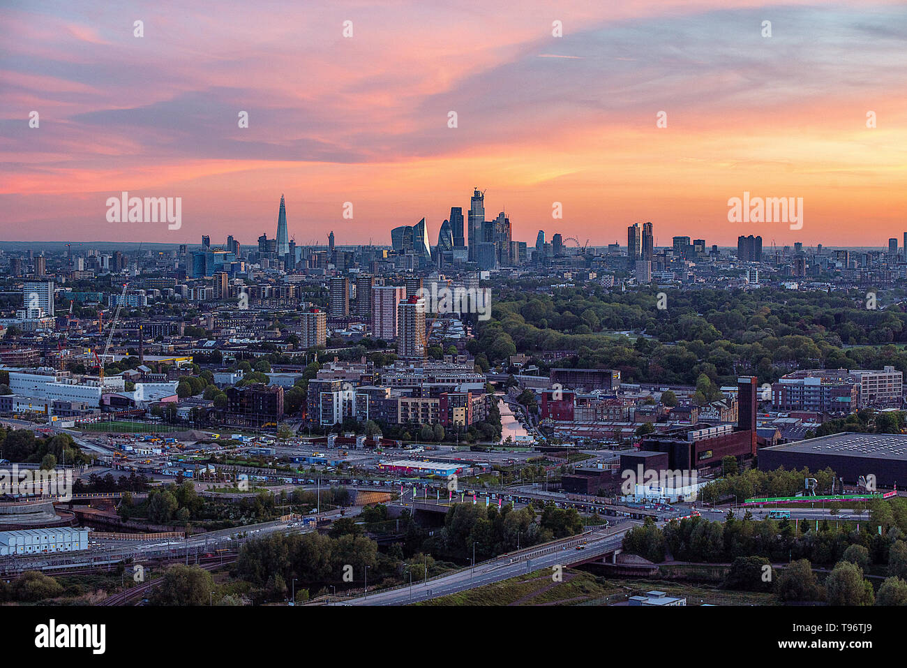 Modern londons city skyline hi-res stock photography and images - Alamy