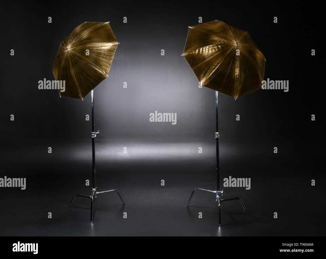 Professional lighting equipment on dark background Stock Photo - Alamy